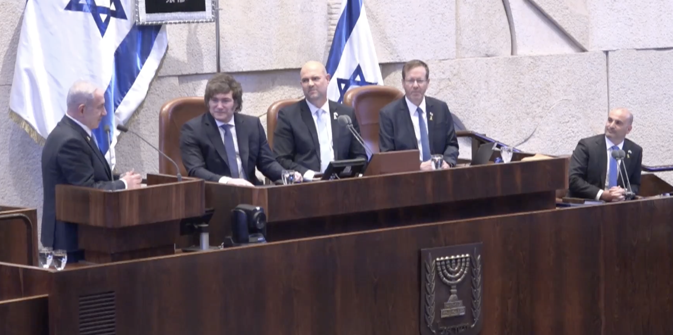 Promesse de campagne tenue : le président argentin a annoncé le transfert de l’ambassade ...